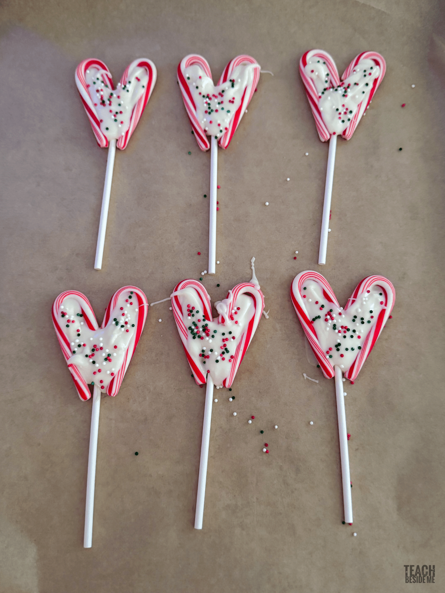 Candy Cane White Chocolate Pops (Easy No-Bake Christmas Treat) - Teach ...